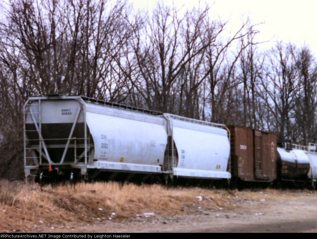 DOWX 20223 carrying the rear marker